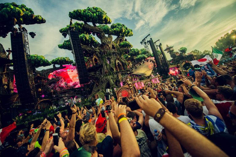 Caribbean Island Festivals: Celebrate Culture and Vibrancy